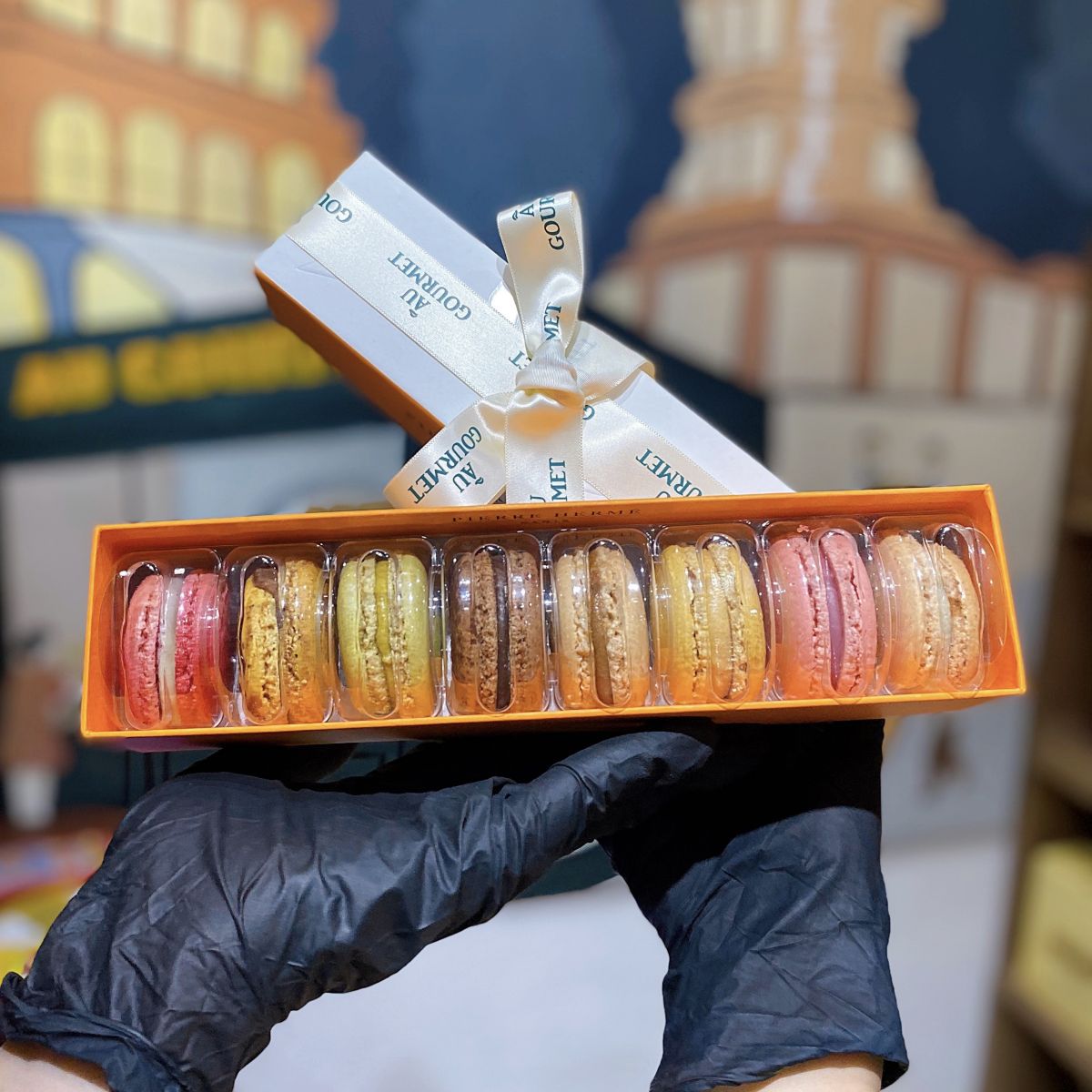 Xếp hàng mua Macaron: Hành trình “vượt gian nan" thưởng thức tinh hoa ...